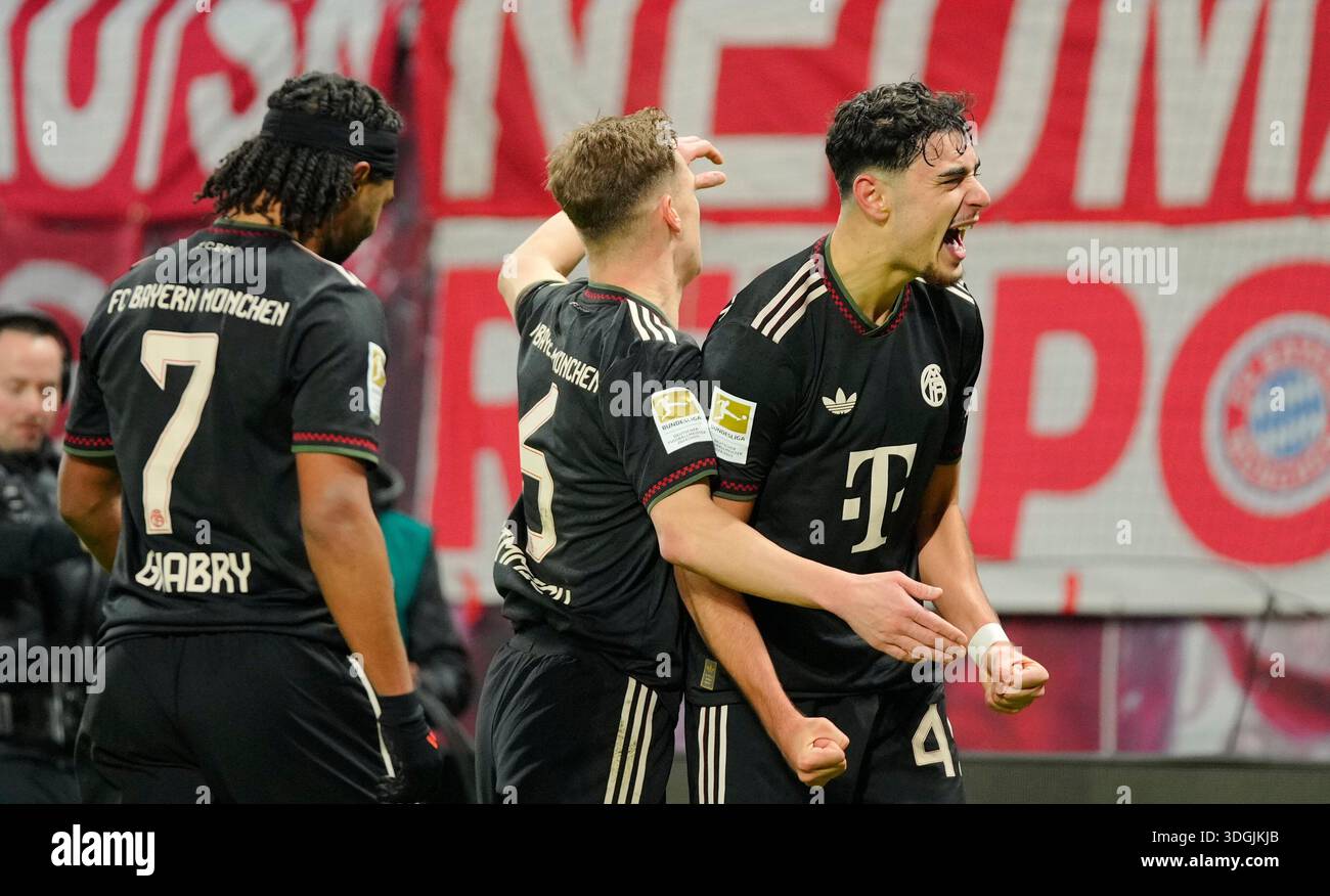 1:4 Goal, celebration, from the left Serge Gnabry, Joshua Kimmich, goal ...