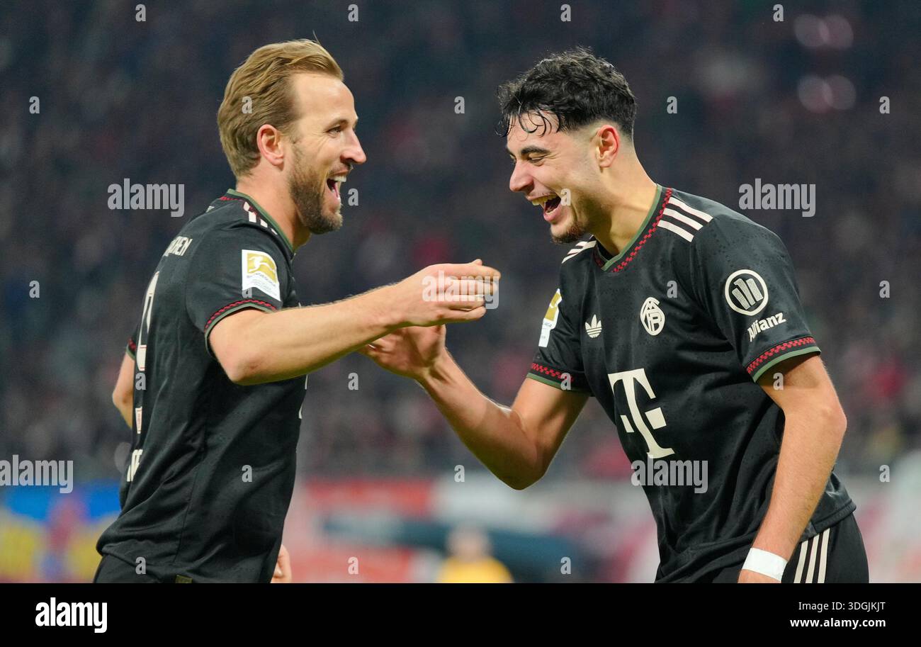 1:4 Goal, celebration, from the left Harry Kane, goal scorer Aleksandar ...