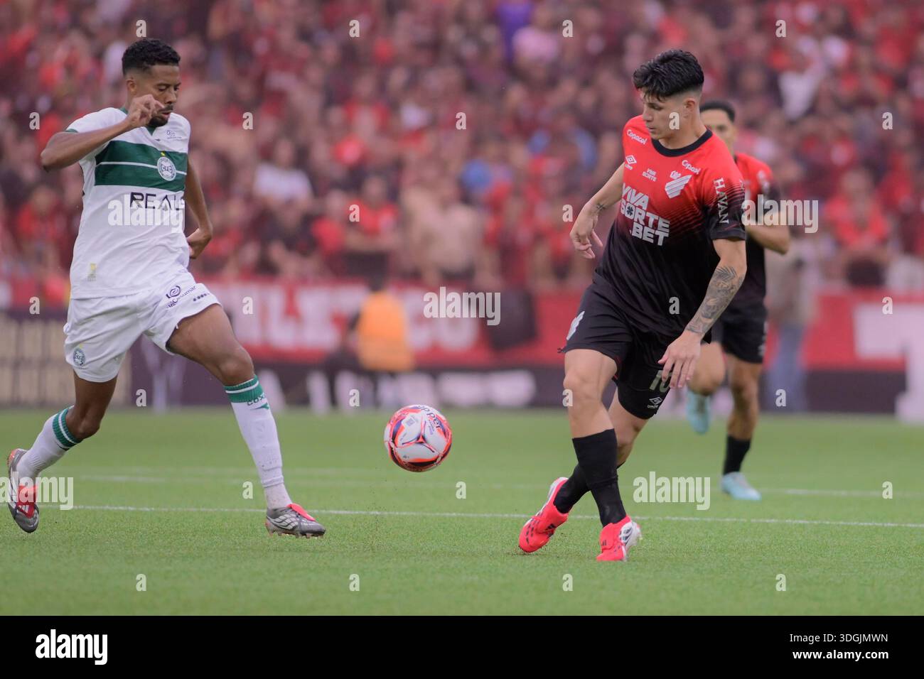 Curitiba, Brazil. 17th Jan, 2026. Willian Oliveira and Zapelli during ...