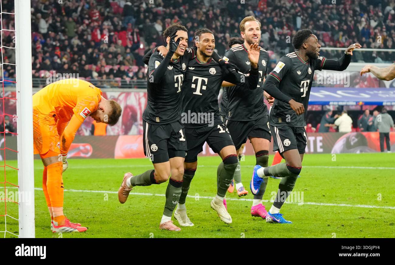 1:5 Goal, celebration, from the left goalkeeper Peter Gulacsi (Leipzig ...