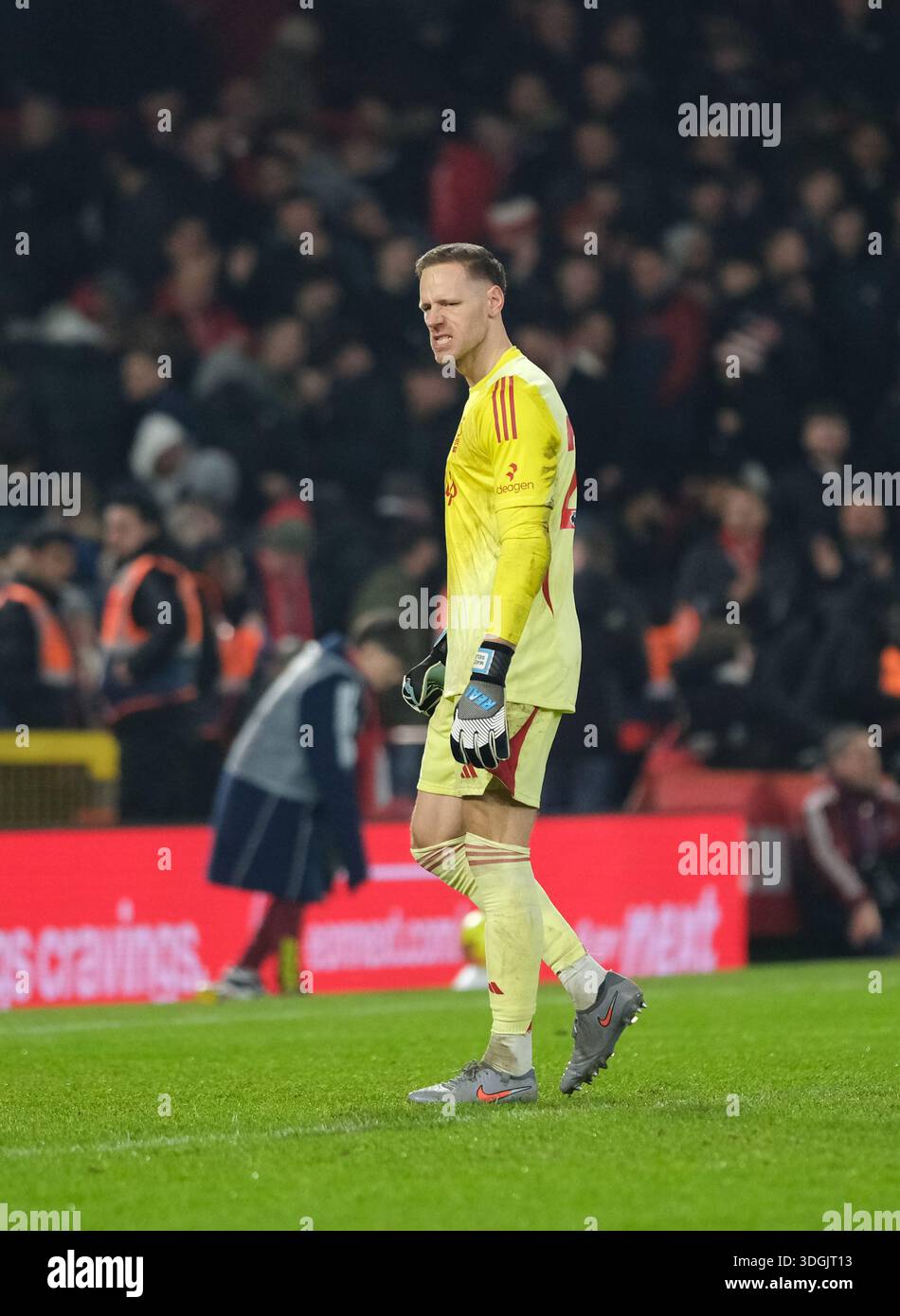 Nottingham, UK. 17th Jan, 2026. Matz Sels of Nottingham Forest at full ...