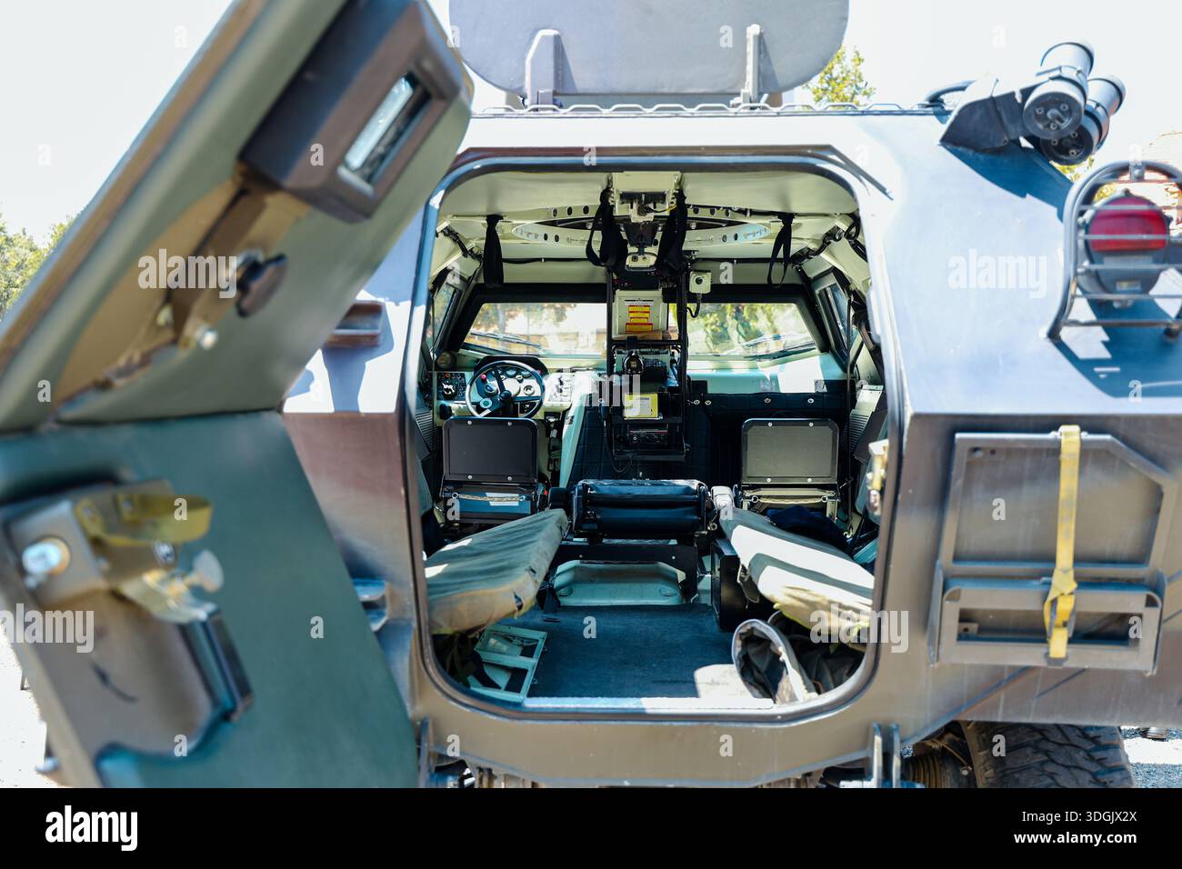Armored vehicle interior hi-res stock photography and images - Alamy