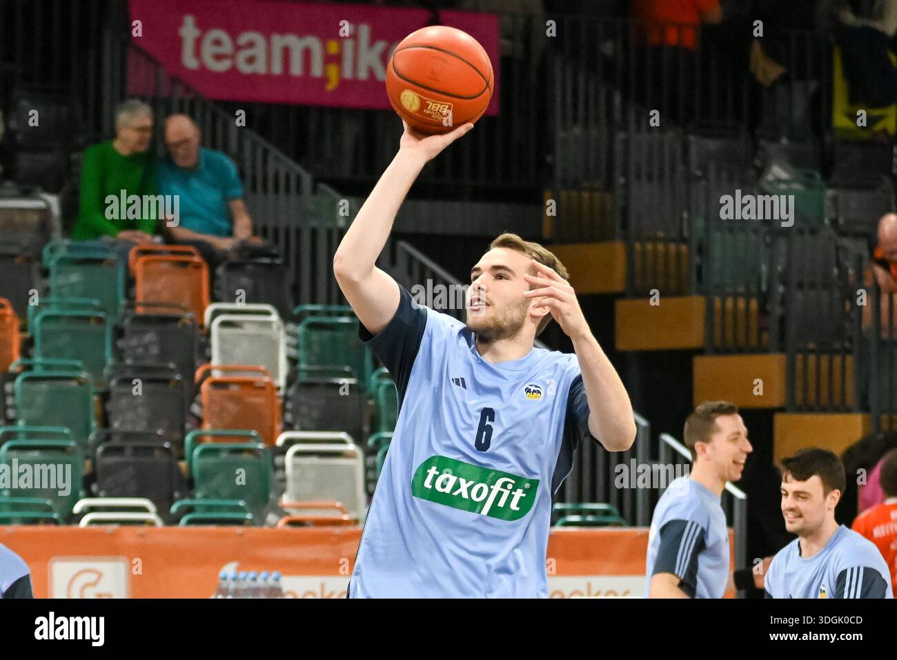 Malte Delow (ALBA Berlin, #06) during warm-up RASTA Vechta vs. ALBA ...