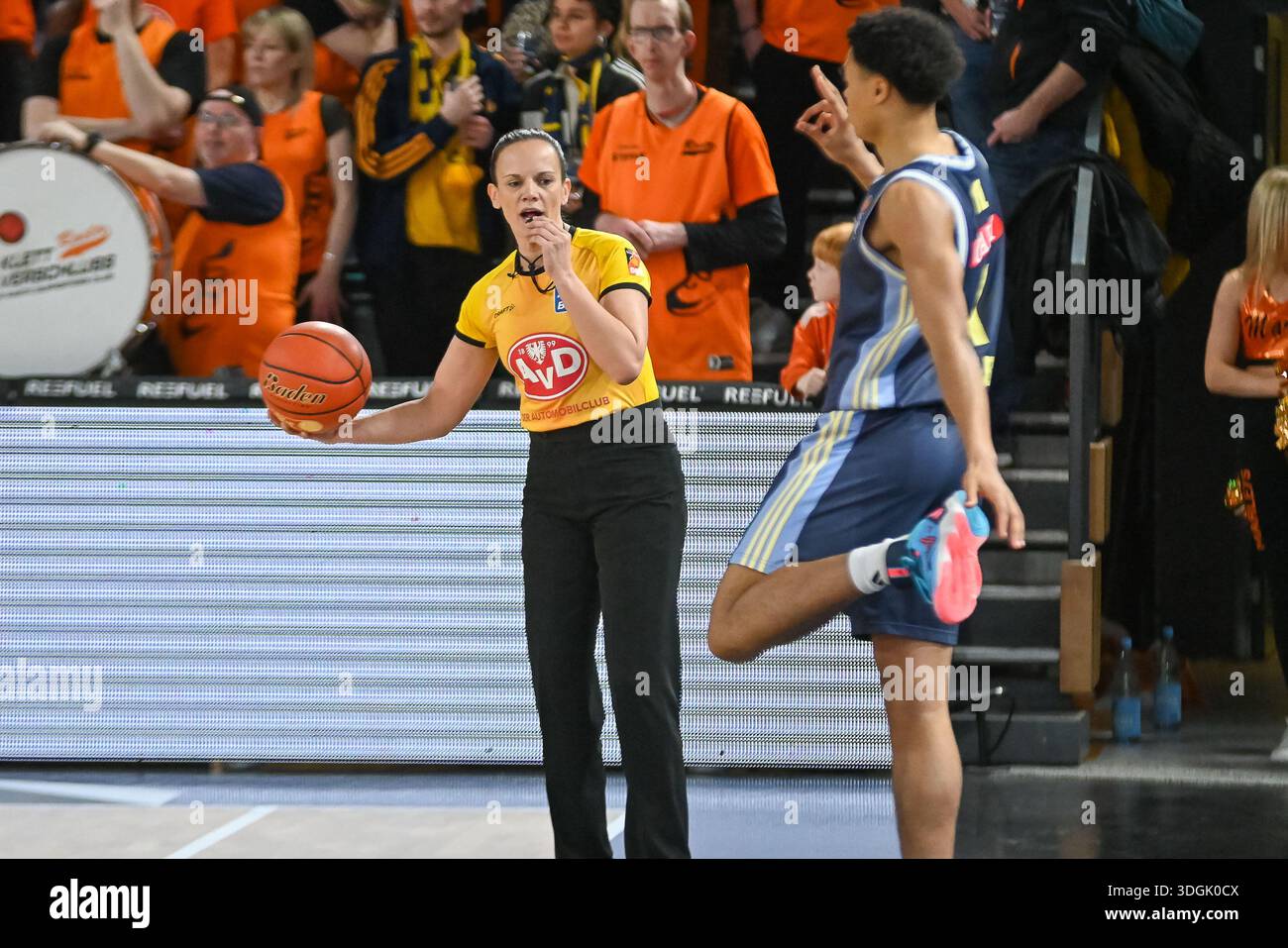 Referee Anne Panther RASTA Vechta vs. ALBA Berlin, easyCredit ...