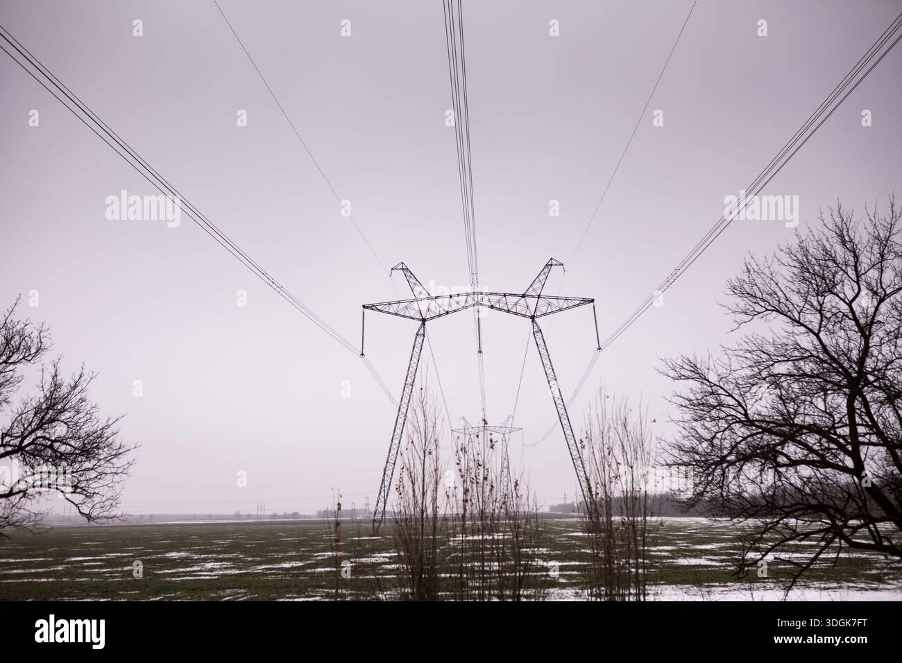 High voltage 750kV electric transmission line intermediate tower PP-750 ...
