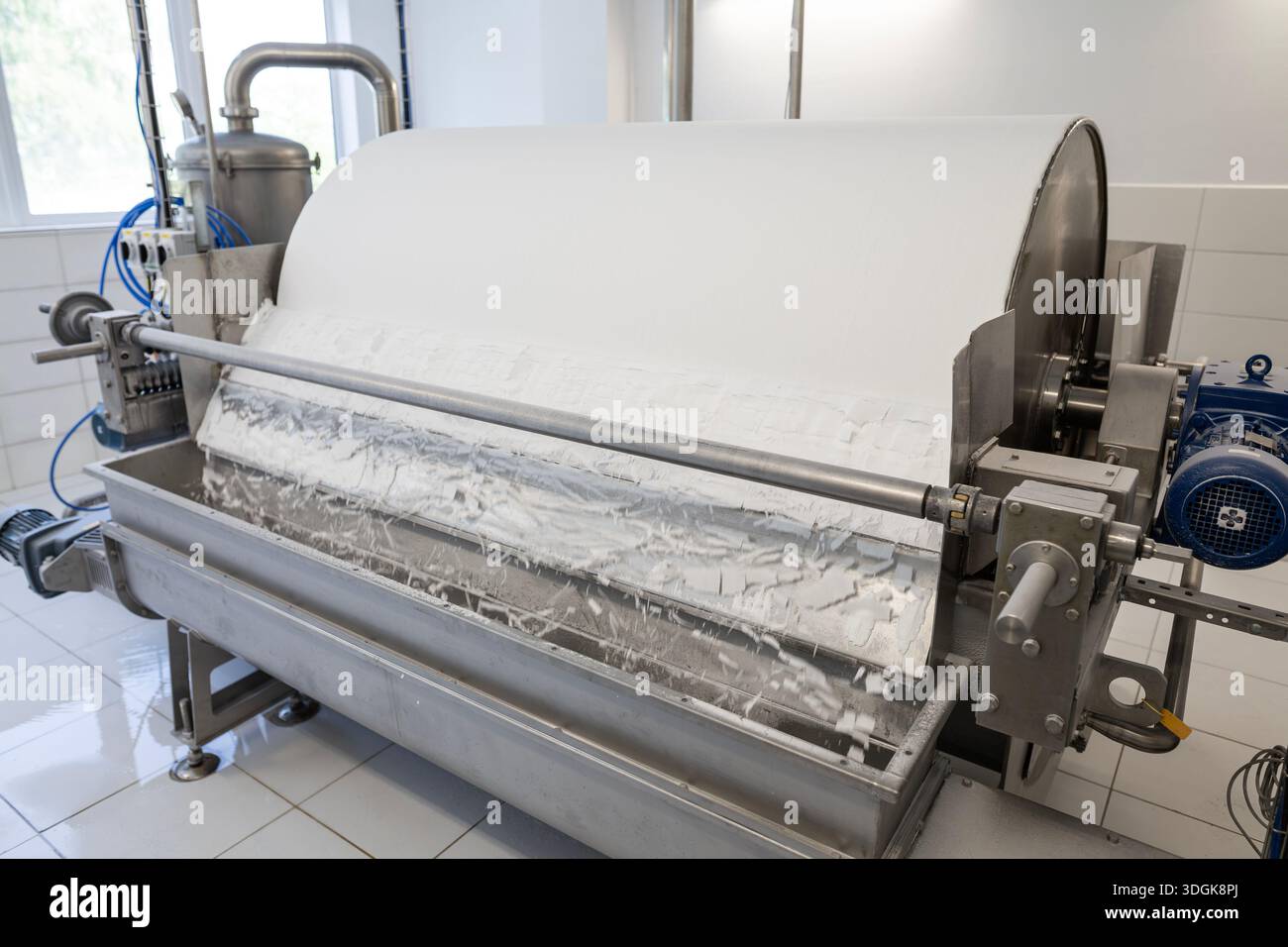 Rotary drum vacuum filter hi-res stock photography and images - Alamy