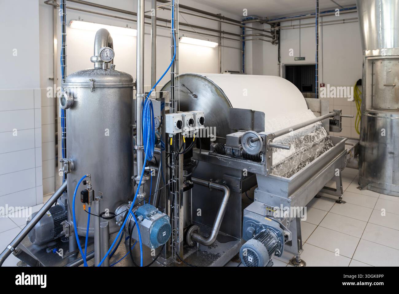 Rotary drum vacuum filter hi-res stock photography and images - Alamy