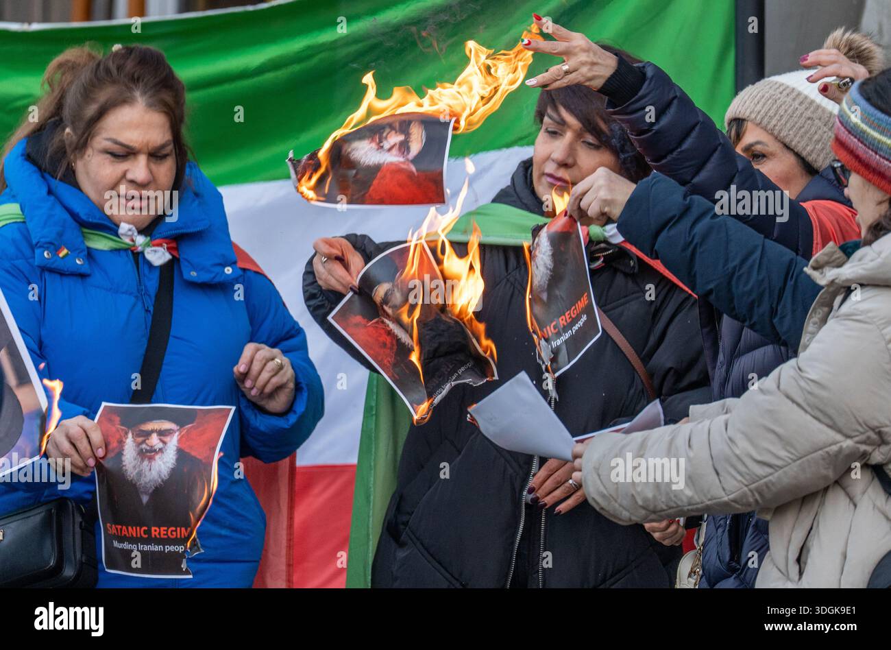 Iranians burning flag hi-res stock photography and images - Alamy