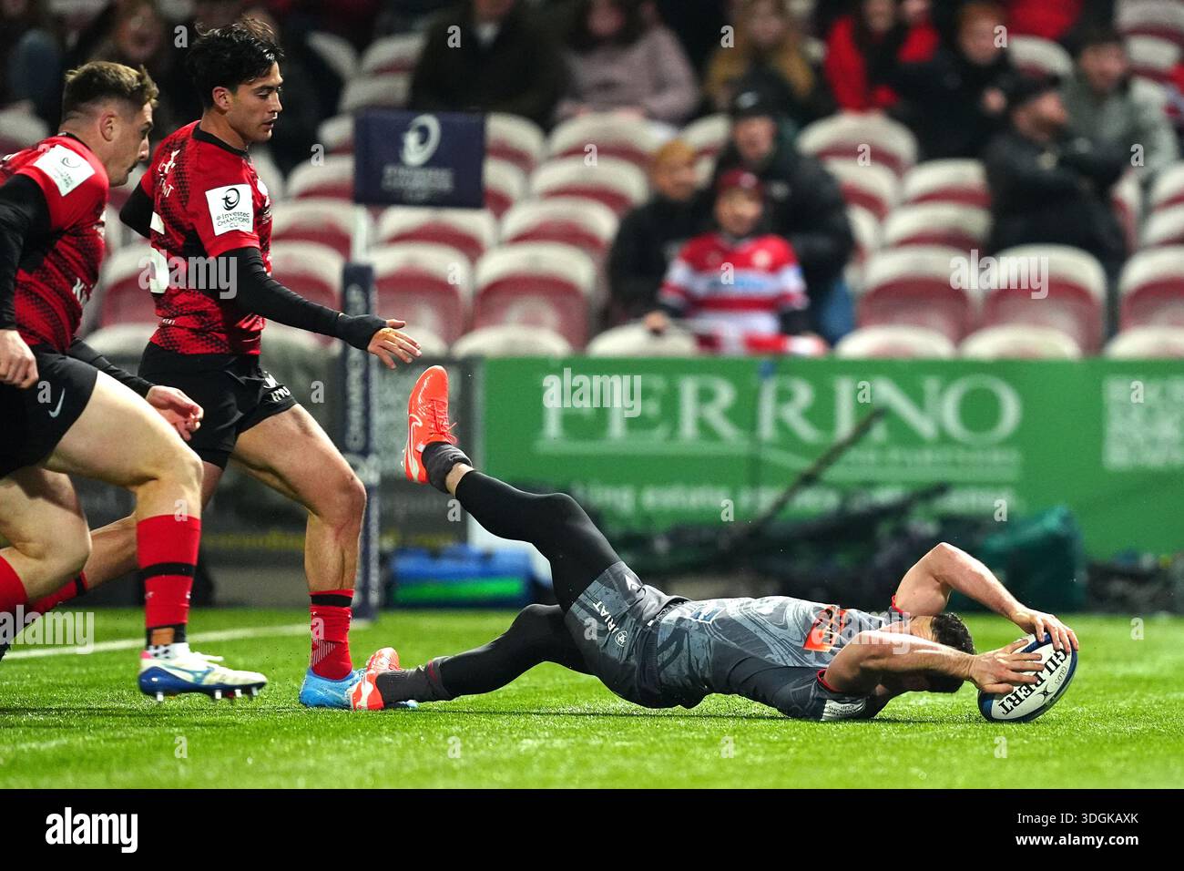 17 january 2026 tomos williams of gloucester rugby scores hi-res stock ...