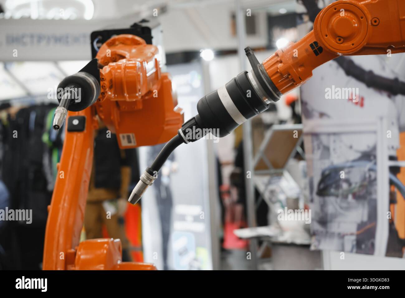 Modern robotic arm performing tasks hi-res stock photography and images ...