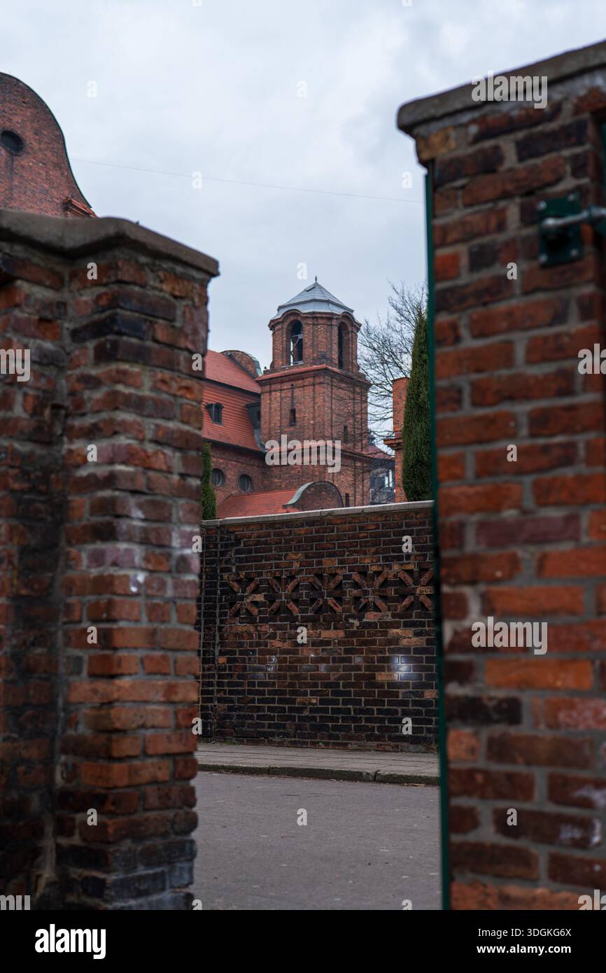 Squat romanesque church hi-res stock photography and images - Alamy