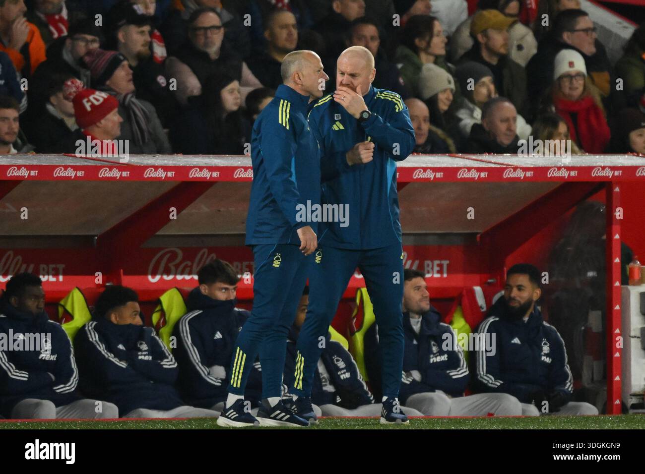 Sean Dyche, Nottingham Forest head coach talks with Ian Woan of ...