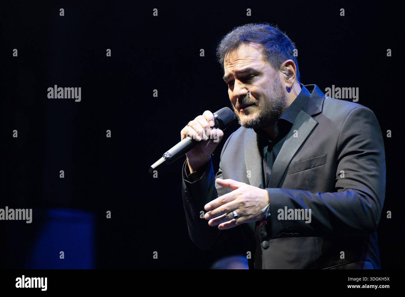 The singer Ismael Serrano performs during her performance festival ...