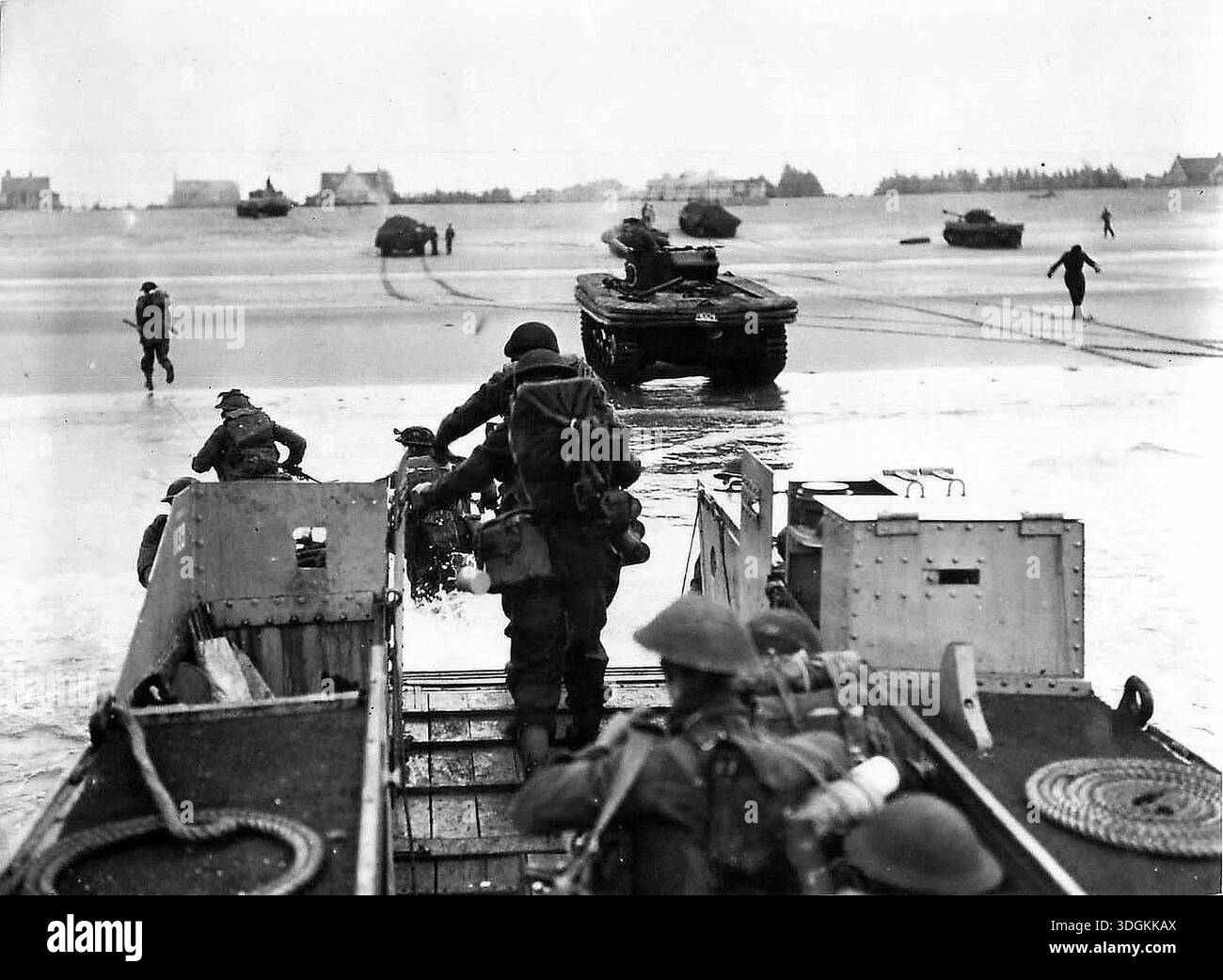 Troops from the East Yorkshire Regiment going ashore at Queen Red ...