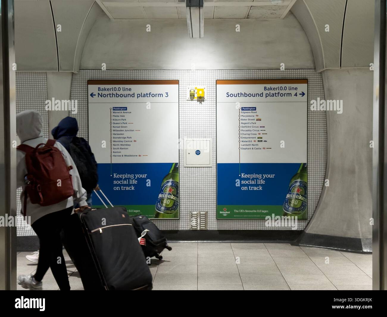 Station board usage patterns hi-res stock photography and images - Alamy