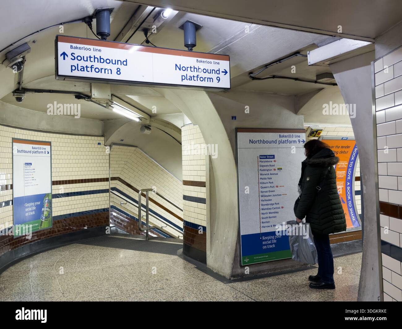 Commuter wayfinding patterns hi-res stock photography and images - Alamy