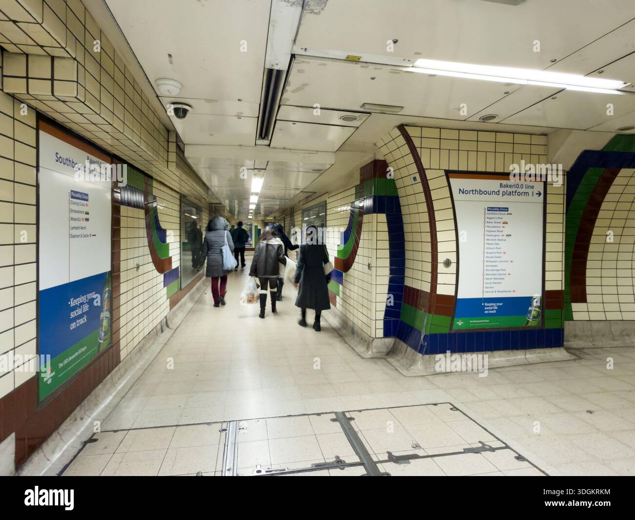 Commuter wayfinding patterns hi-res stock photography and images - Alamy
