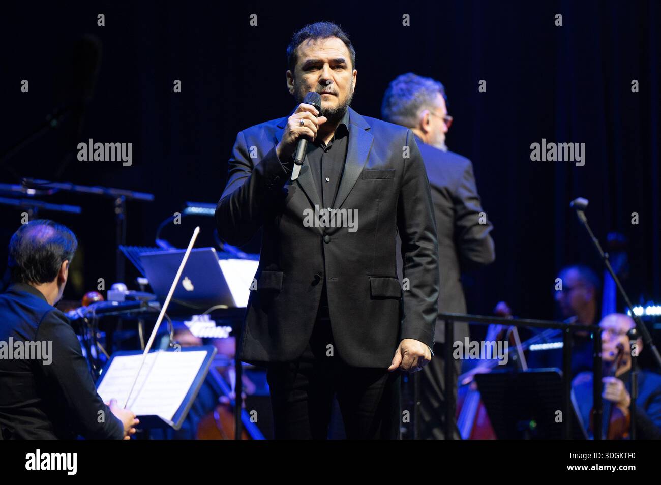 The singer Ismael Serrano performs during her performance festival ...