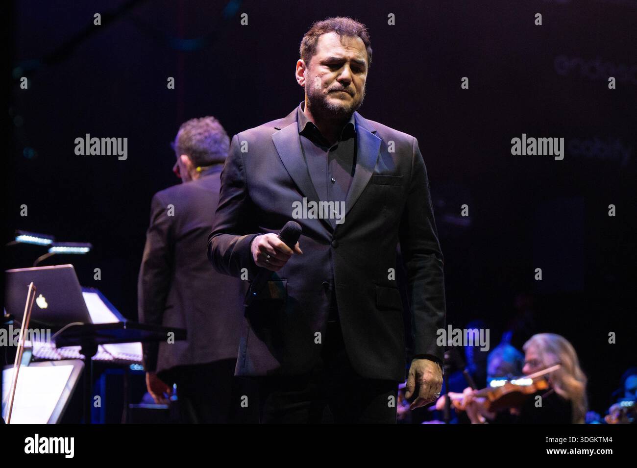 The singer Ismael Serrano performs during her performance festival ...