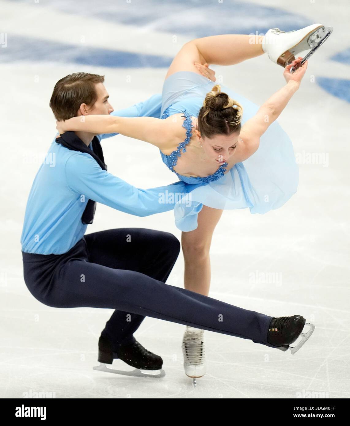 Italy's Victoria Manni and Carlo Roethlisberger compete in the Ice ...