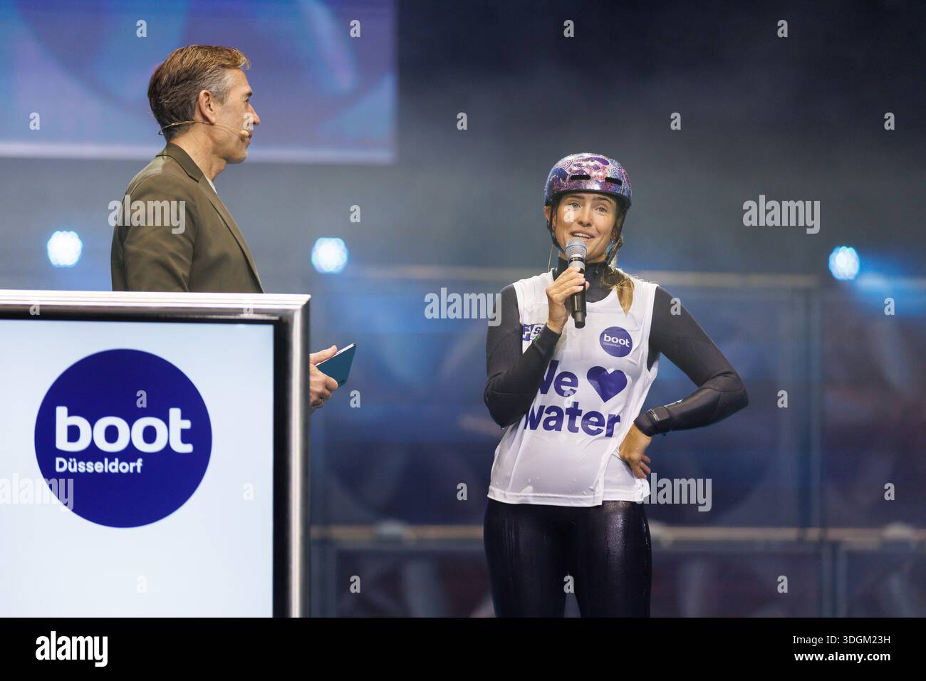 Dirk Steffens moderates the official opening ceremony of boot ...