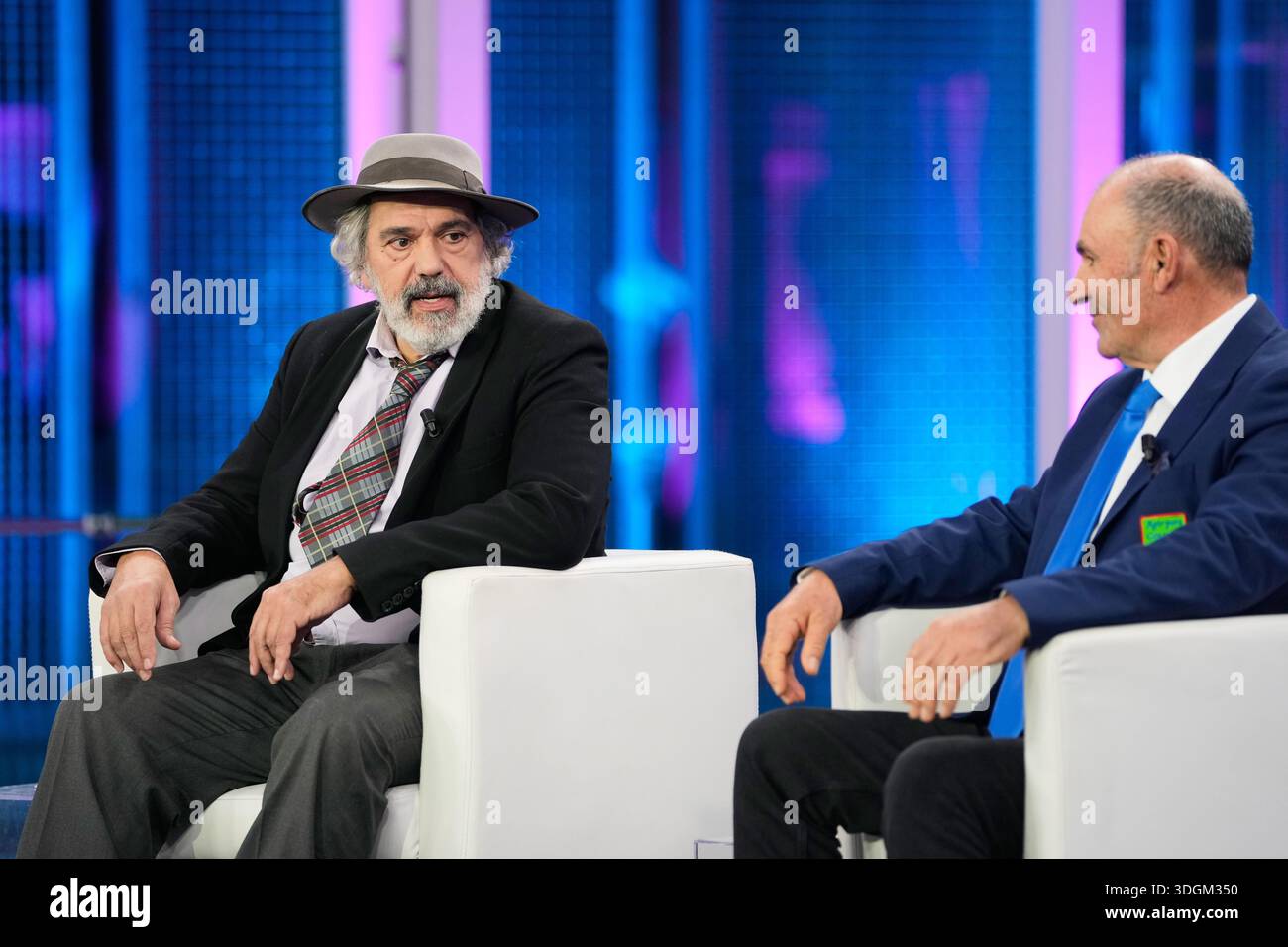 Presidential candidates Manuel Joao Vieira and Humberto Correia, right ...