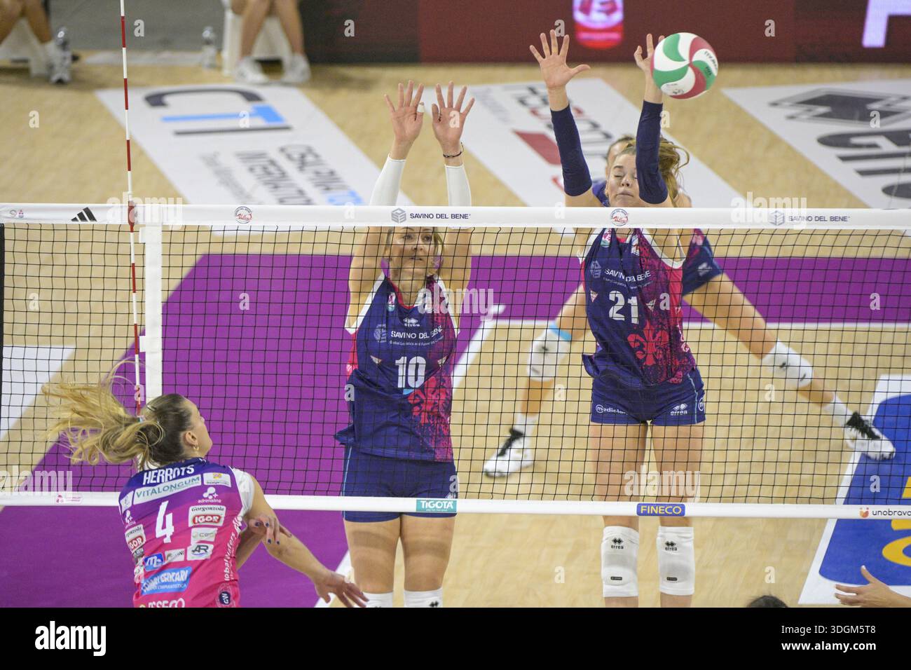 MAJA OGNENOVIC CAMILLA WEITZEL during Savino Del Bene Scandicci vs Igor ...