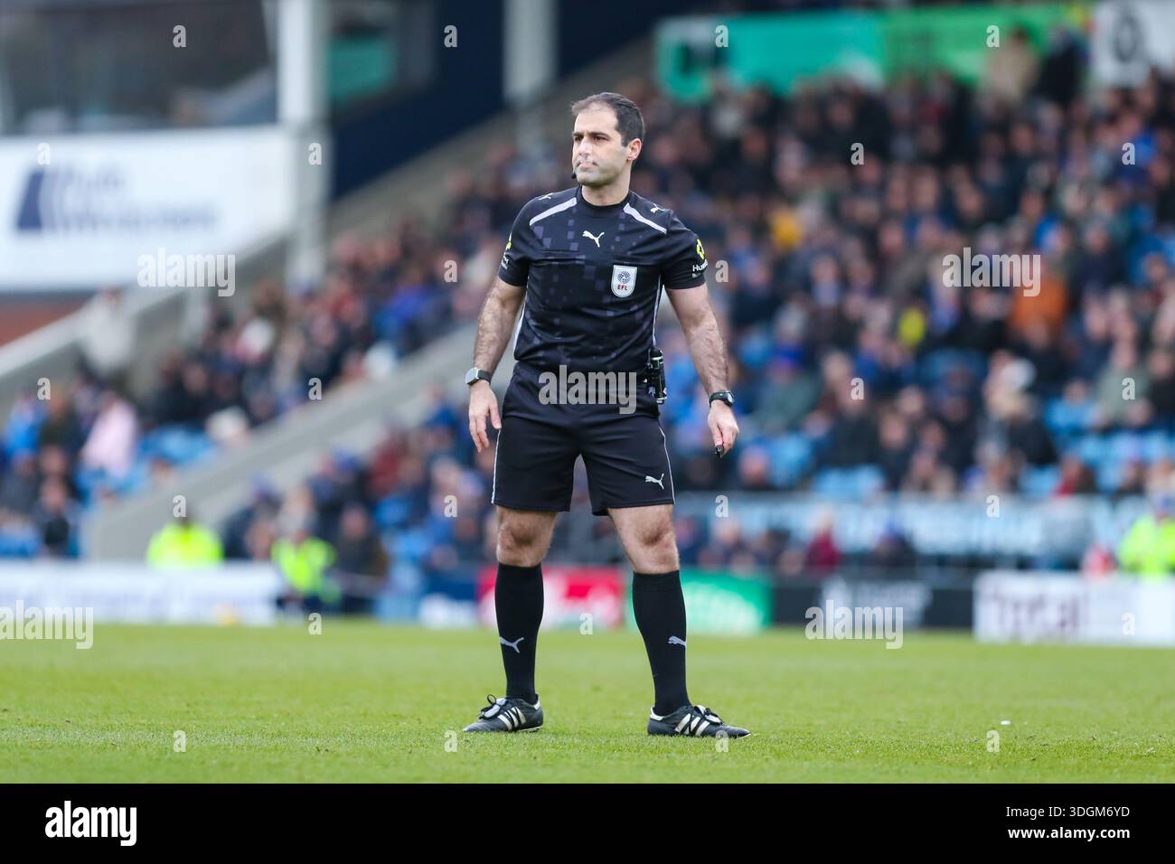 SMH Group Stadium, Chesterfield, England - 17th January 2026 Referee ...