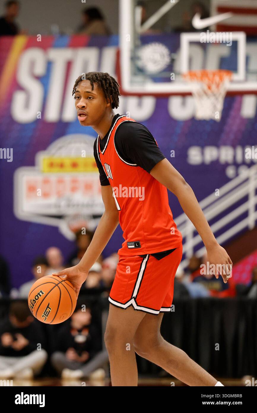 Long Island Lutheran Moussa Kamissoko (11) in action against Arizona ...