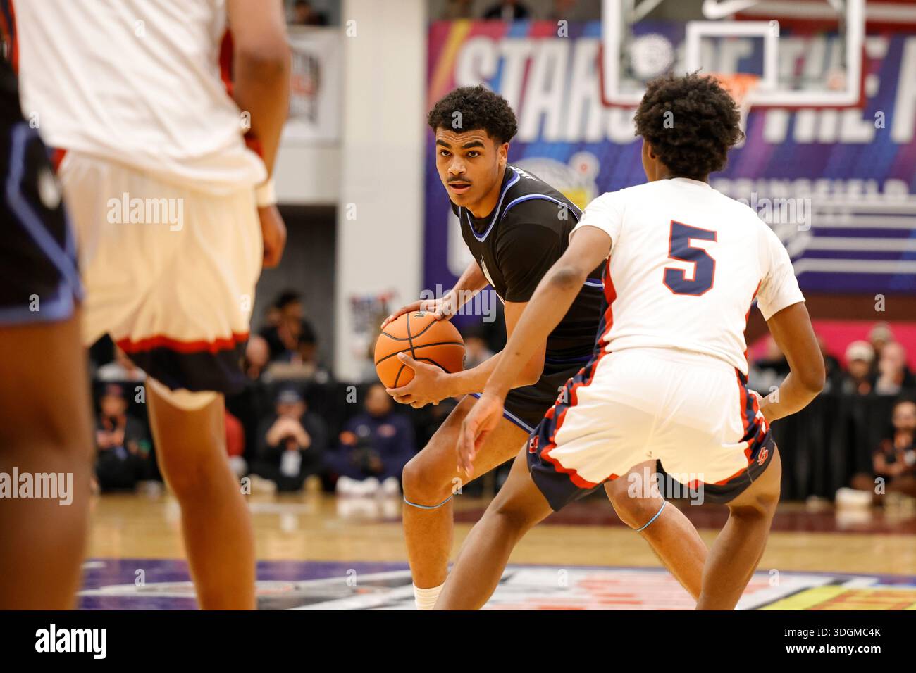 IMG Academy Aziz Olajuwon (4) in action against Stepinac during a high ...