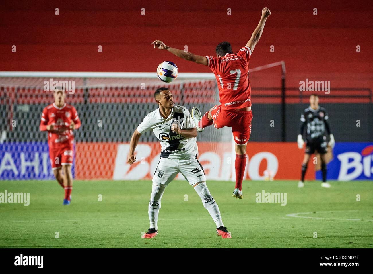 Mike (right) of Capivariano fights for the ball with Lukinha of Ponte ...