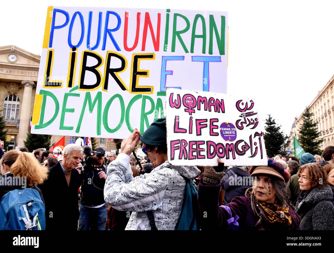 Paris, France. 17th Jan, 2026. Demonstration against Iranian regime ...