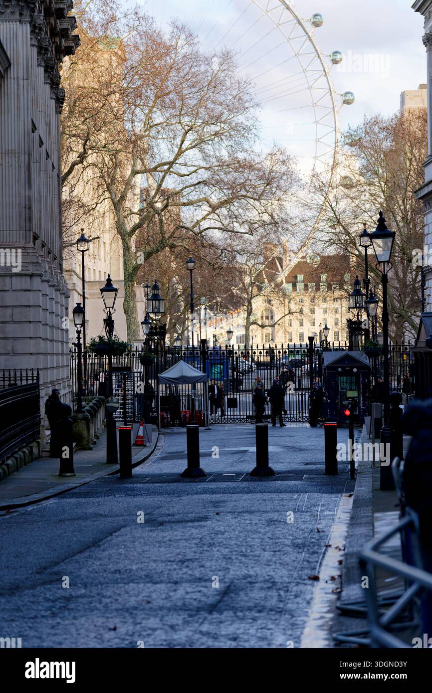 2026 number 10 downing street door hi-res stock photography and images ...