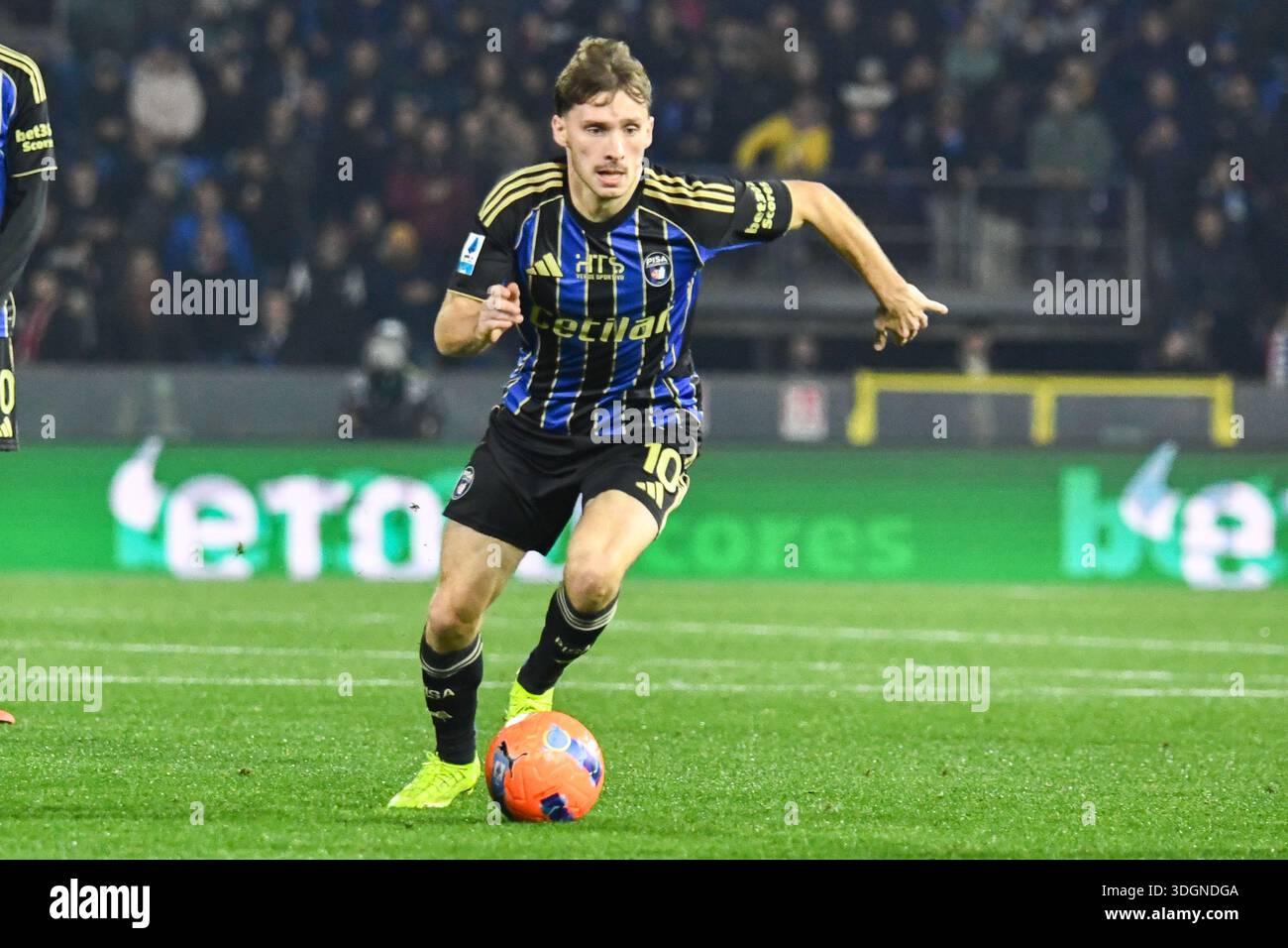 Pisa, Italy. 16th Jan, 2026. Matteo Tramoni (Pisa) during Pisa SC vs ...