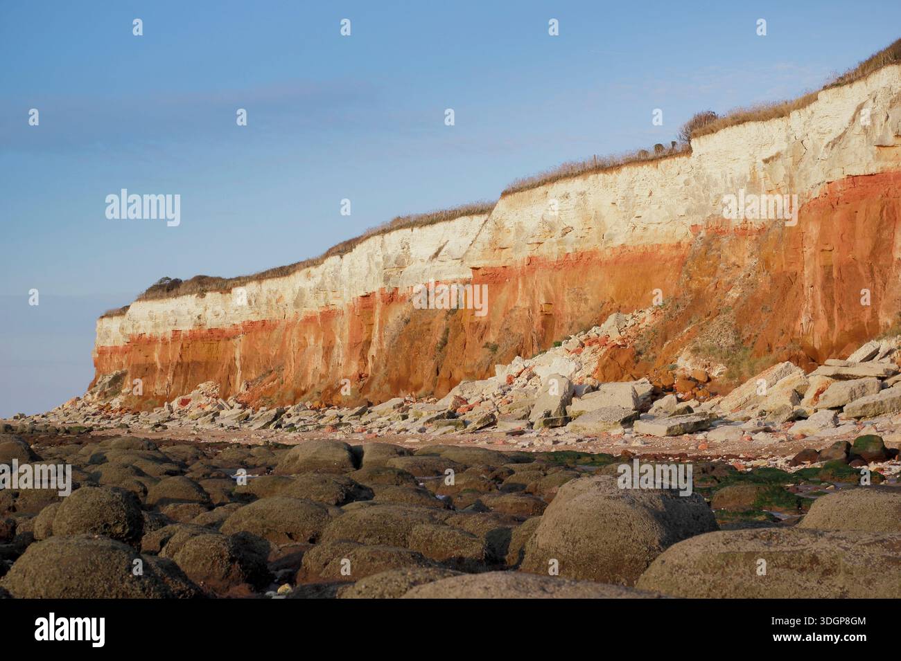 Hunstanton cliffs fossil hi-res stock photography and images - Alamy