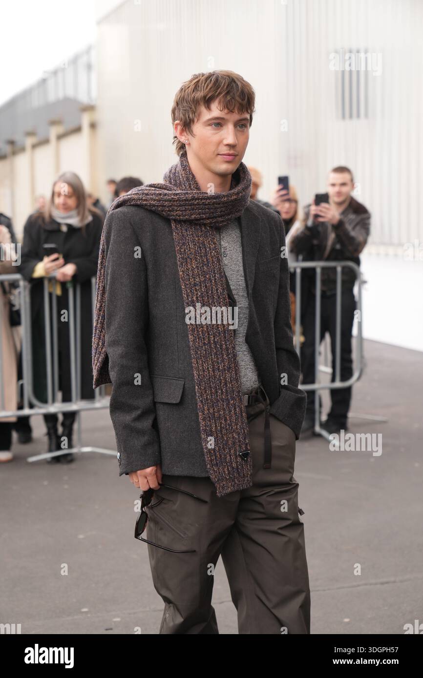 Troye Sivan arrives at the Prada Fall/Winter 2026-2027 Men's collection ...