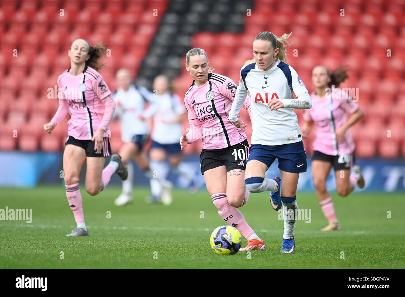 London, England. 18th Jan 2026. Tottenham Hotspur's Matilda Vinberg in ...