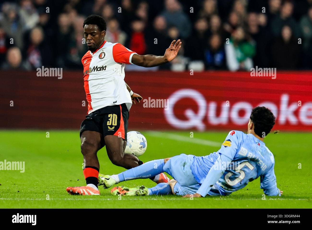 Rotterdam, Netherlands. 18th Jan, 2026. ROTTERDAM, 18-01-2026. Stadion ...