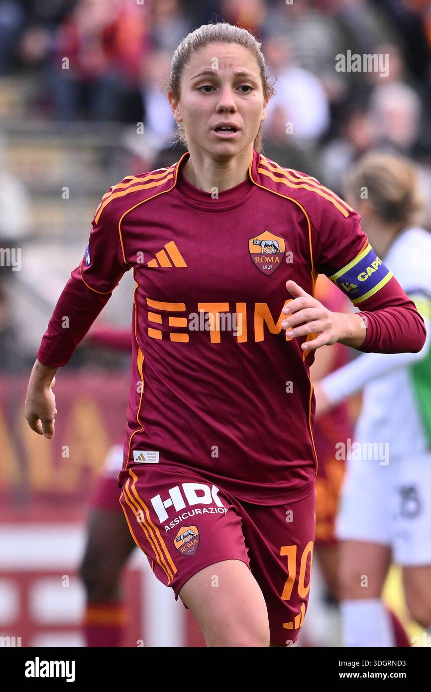 Manuela Giugliano of A.S. Roma Femminile is in action during the 10th ...