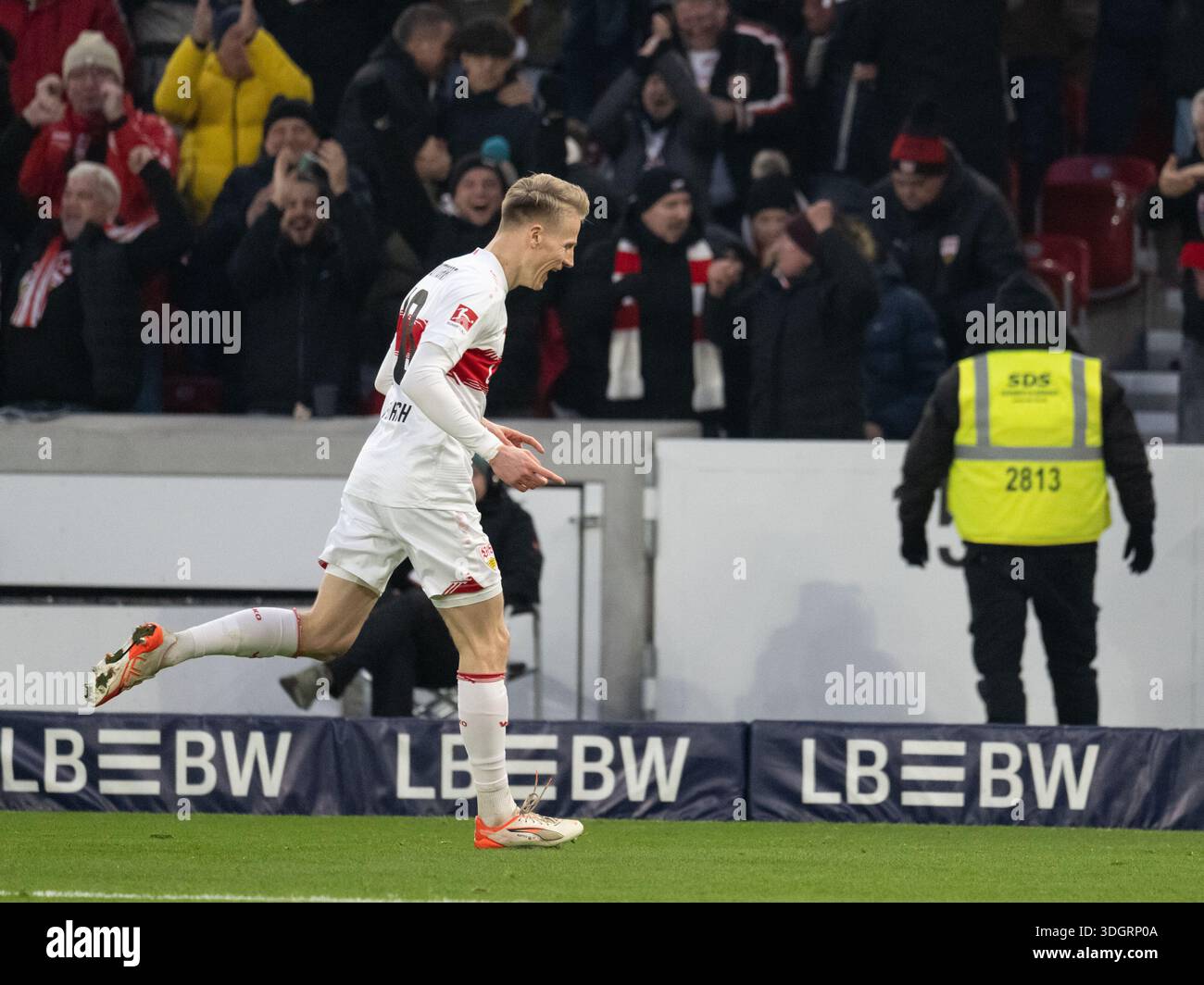 Goal [goal] for 1:0 by Chris Fuehrich (Stuttgart, #10), celebration ...
