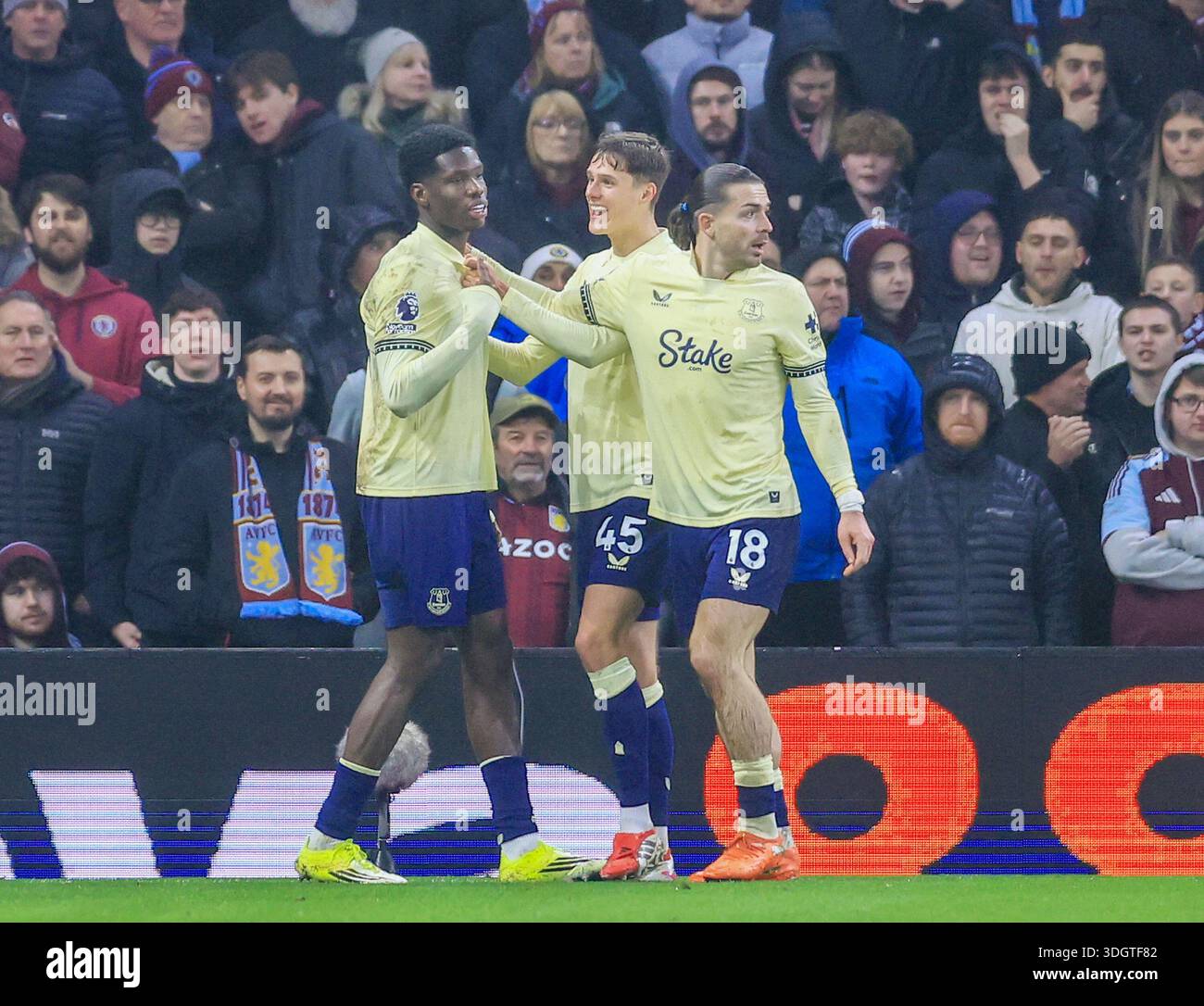 Birmingham, England, 18th January 2026. Thierno Barry of Everton (l ...
