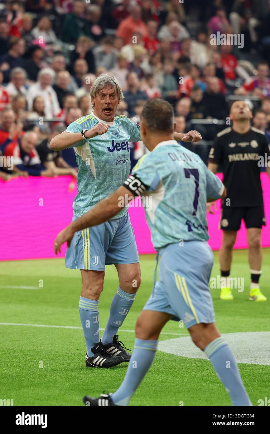 Moreno Torricelli (Juventus Turin Legends, #03) celebrates a goal [goal ...