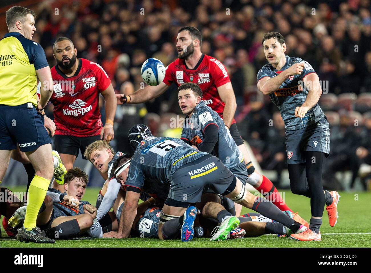 17 january 2026 tomos williams of gloucester rugby passes hi-res stock ...