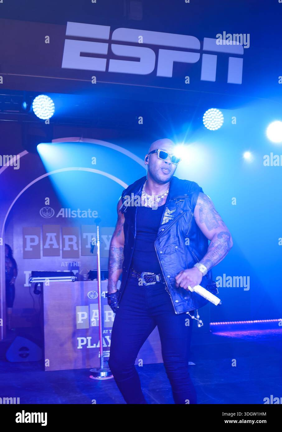 MIAMI, FL - JAN 17: Flo Rida performs during the 12th Annual ESPN's ...