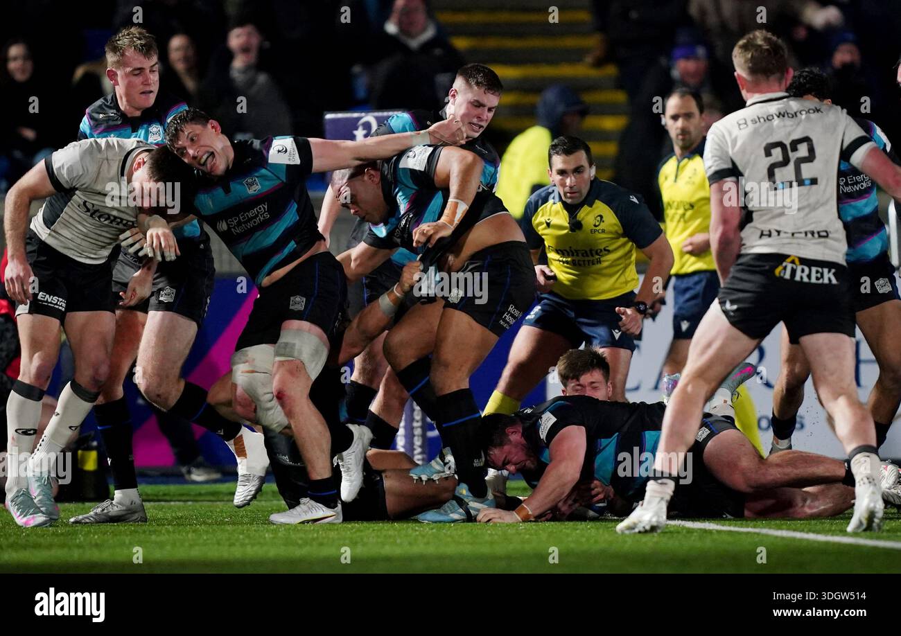 Glasgow Warriors' Seb Stephen scores his sides fourth try during the ...
