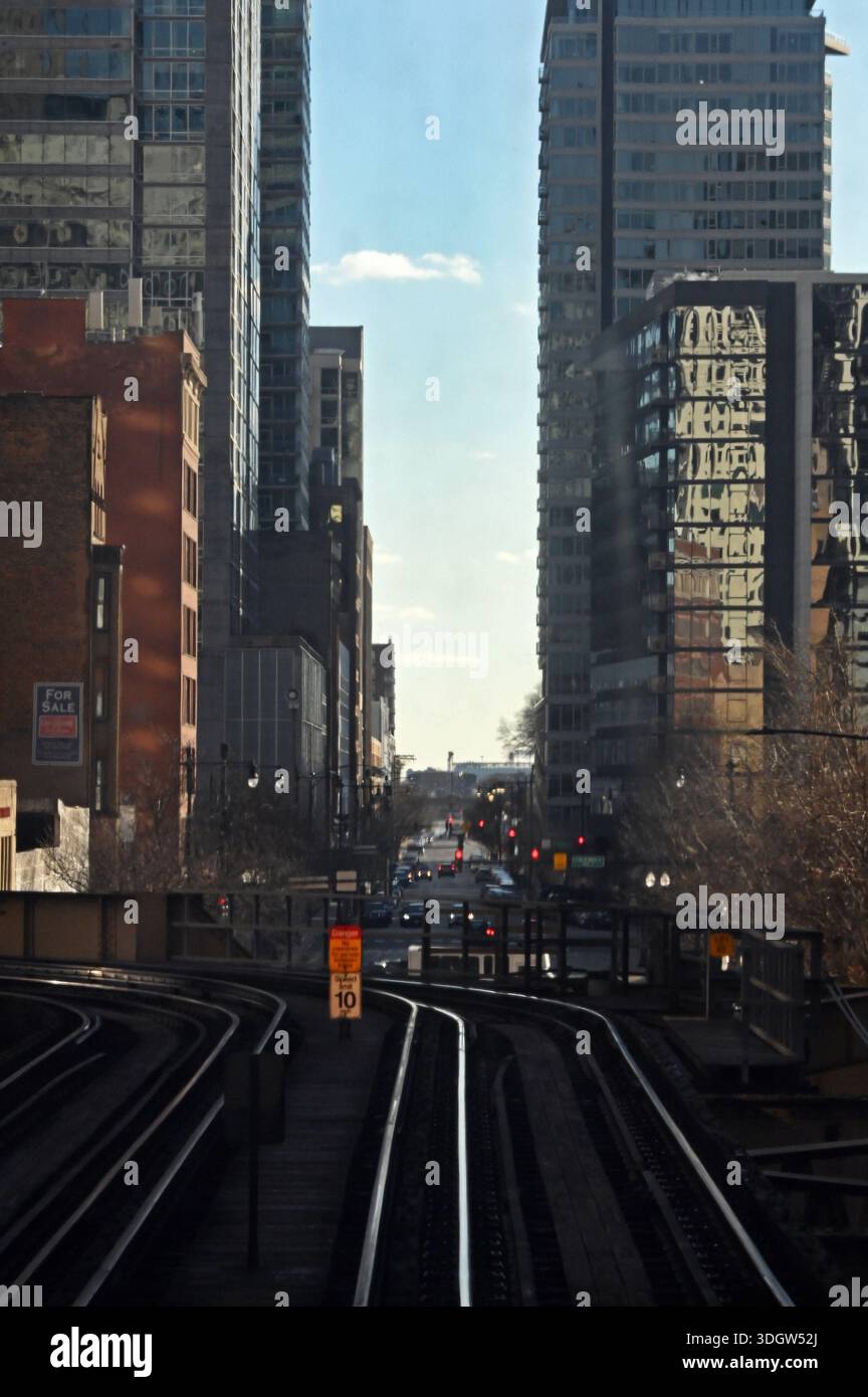 Bahnstrecke The Elevated, The L, umrundet den Stadtteil The Loop ...