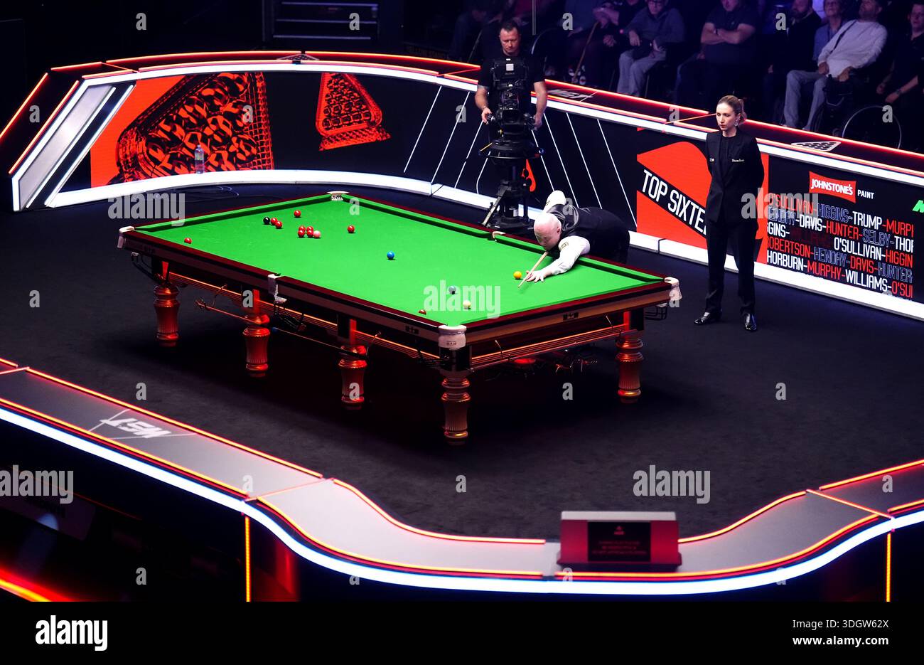 John Higgins in action during the final on day eight of the 2026 ...