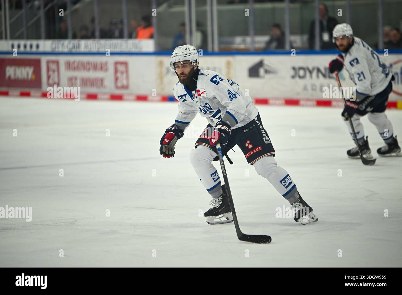 Anthony Greco (Adler Mannheim, #44) Dresden Ice Lions vs. Adler ...
