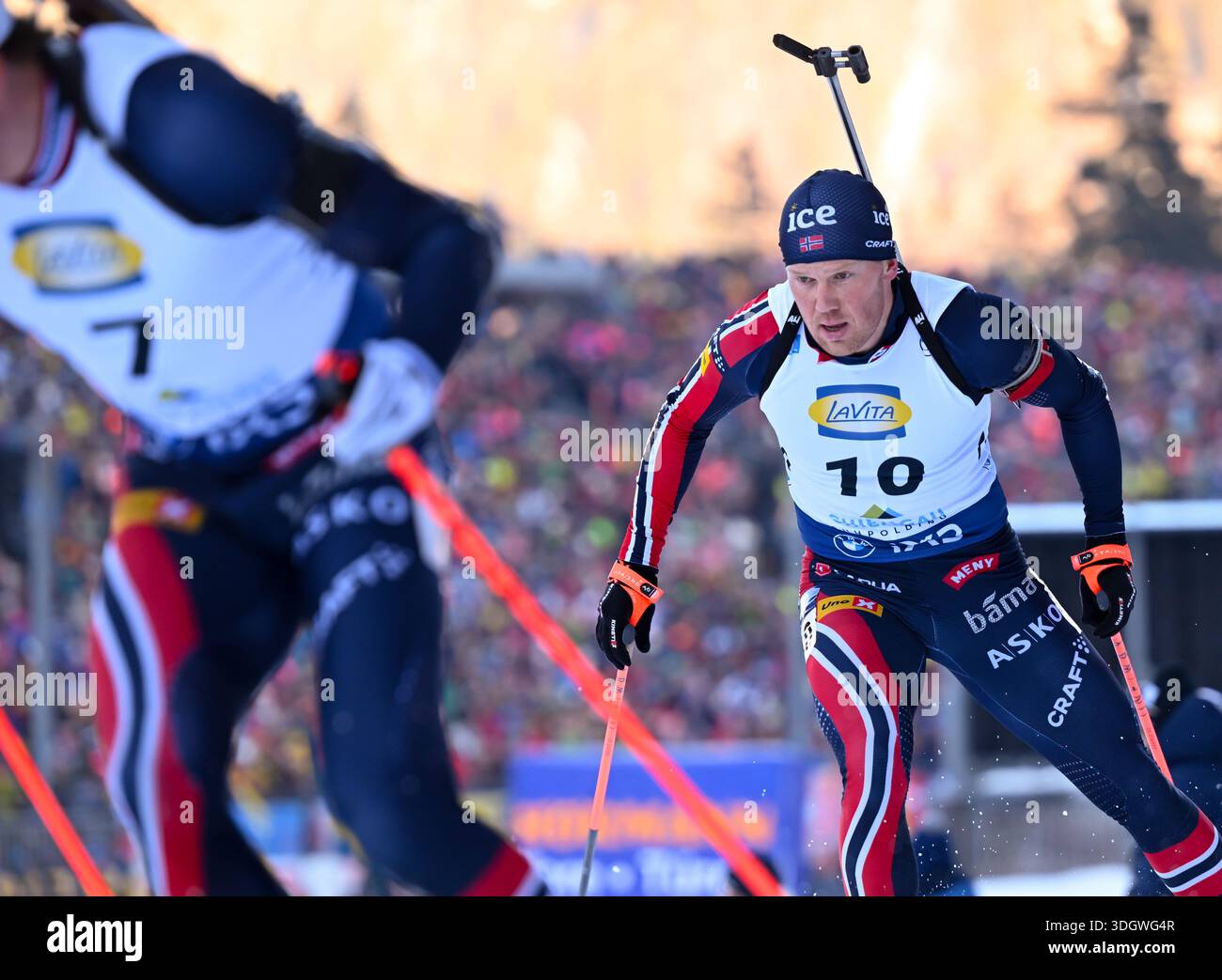 Ruhpolding, Germany. 18th Jan, 2026. Biathlon: World Cup, pursuit 12.5 ...
