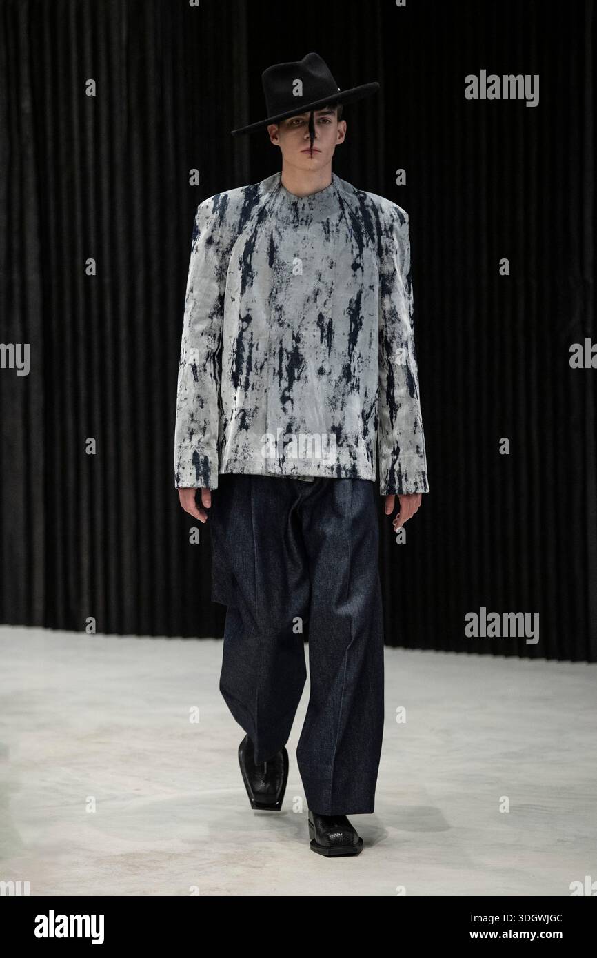 Milan Fashion Week - Men F/W 2026-27 Victor Hart Men and Women Fashion ...